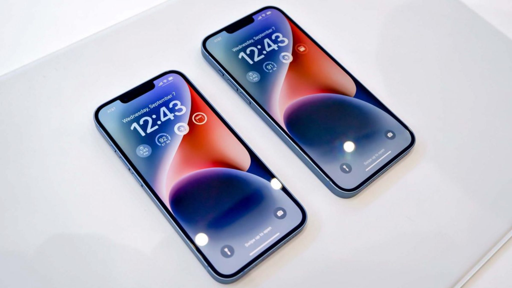 „iPhone 13“ ir „iPhone 14“: kurį verta pirkti?