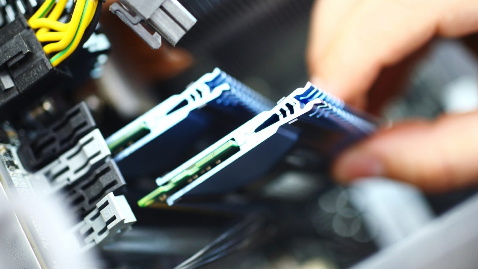 Mixing different RAM modules: Pros and Cons